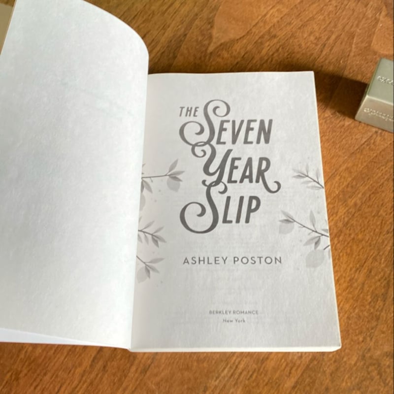 The Seven Year Slip by Ashley Poston, Paperback | Pangobooks