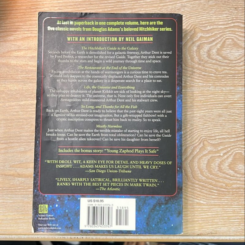 The Ultimate Hitchhiker's Guide to the Galaxy by , Paperback | Pangobooks