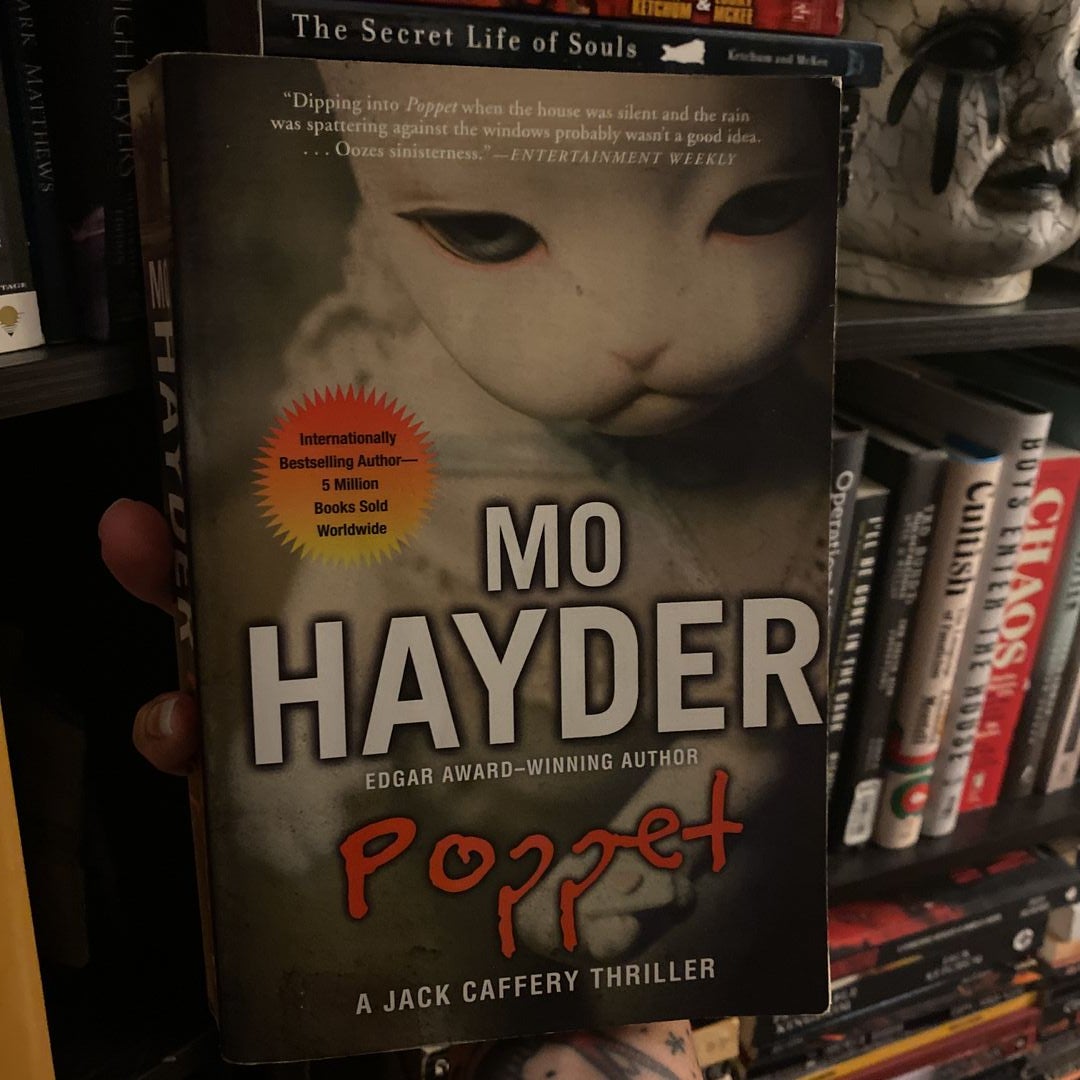 Poppet by Mo Hayder, Paperback | Pangobooks