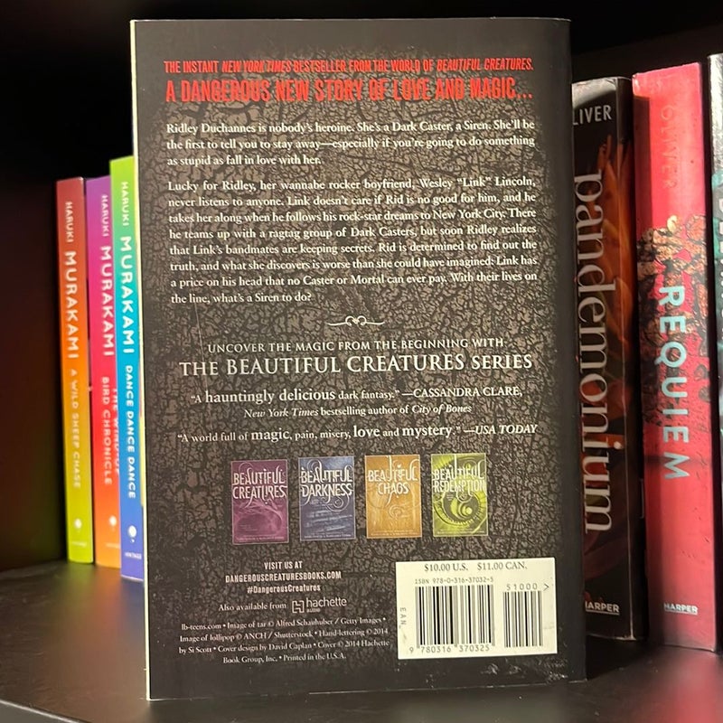 Dangerous Creatures by Kami Garcia; Margaret Stohl, Paperback | Pangobooks