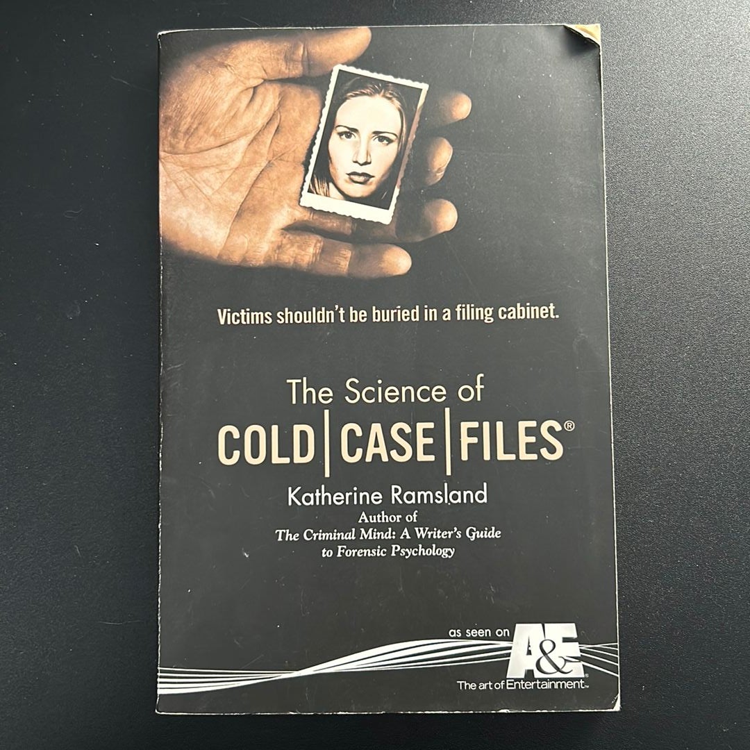 The Science of Cold Case Files by Katherine Ramsland, Paperback | Pangobooks