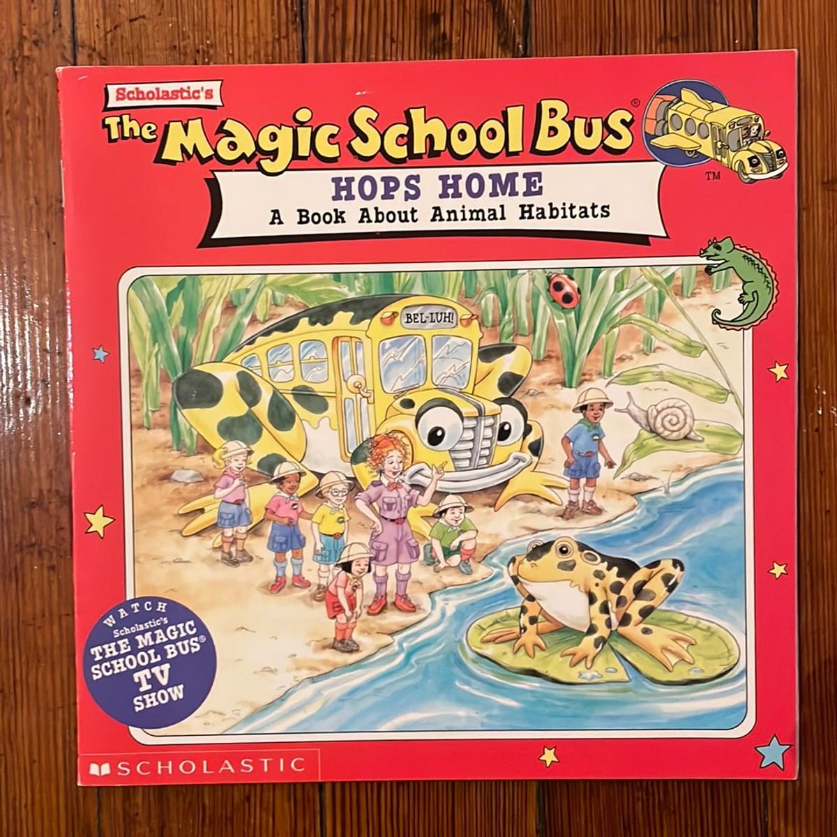 The Magic School Bus Hops Home by Joanna Cole, Paperback | Pangobooks