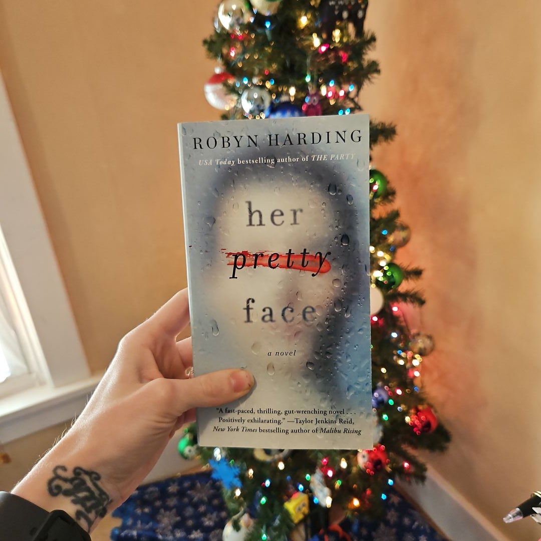Her Pretty Face by Robyn Harding, Paperback | Pangobooks