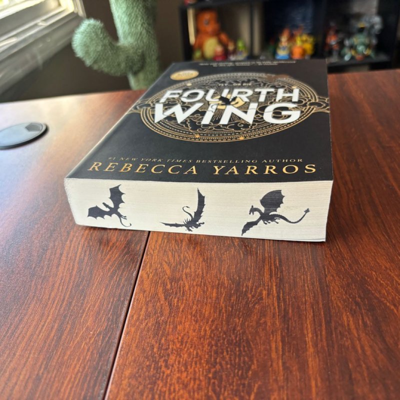 Fourth Wing Paperback with Dragon Sprayed Edge by , Paperback | Pangobooks