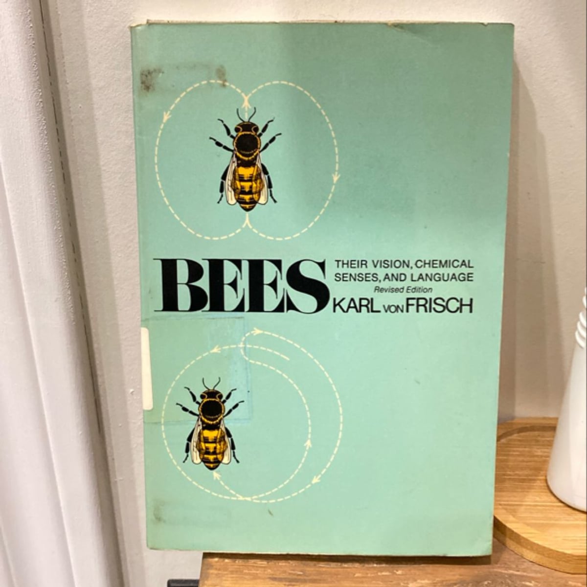 Bees by Karl von Frisch, Donald R. Griffin