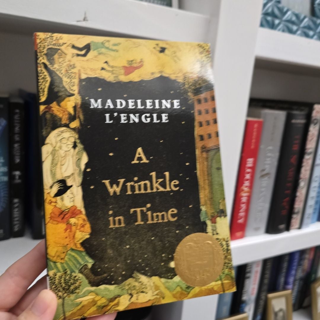 A Wrinkle in Time by Madeleine L'Engle, Paperback | Pangobooks