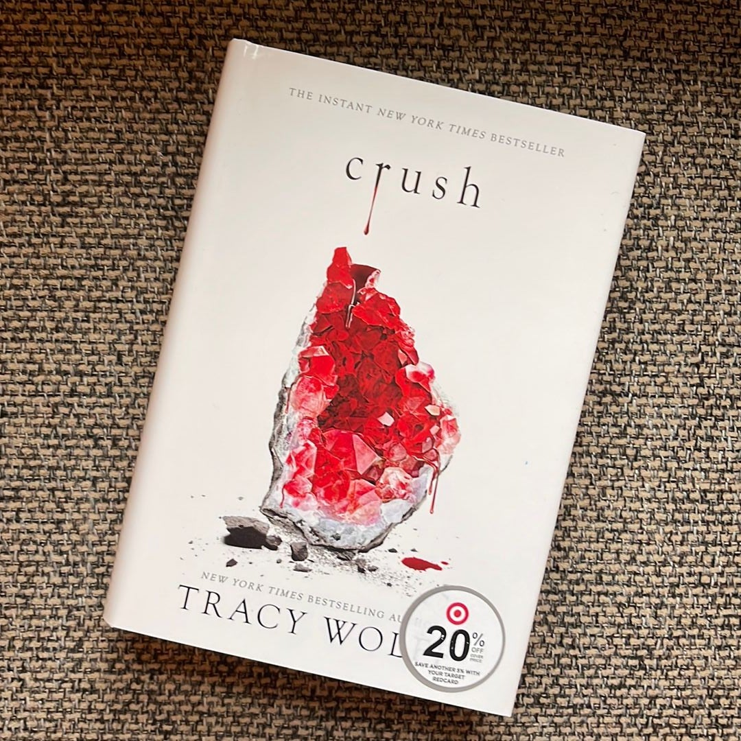 Crush by Tracy Wolff, Hardcover | Pangobooks