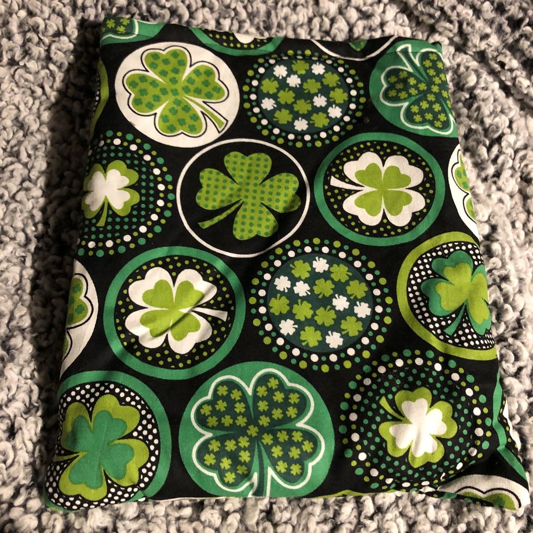 Shamrock Padded Booksleeve with front pocket by Unknown, Paperback ...