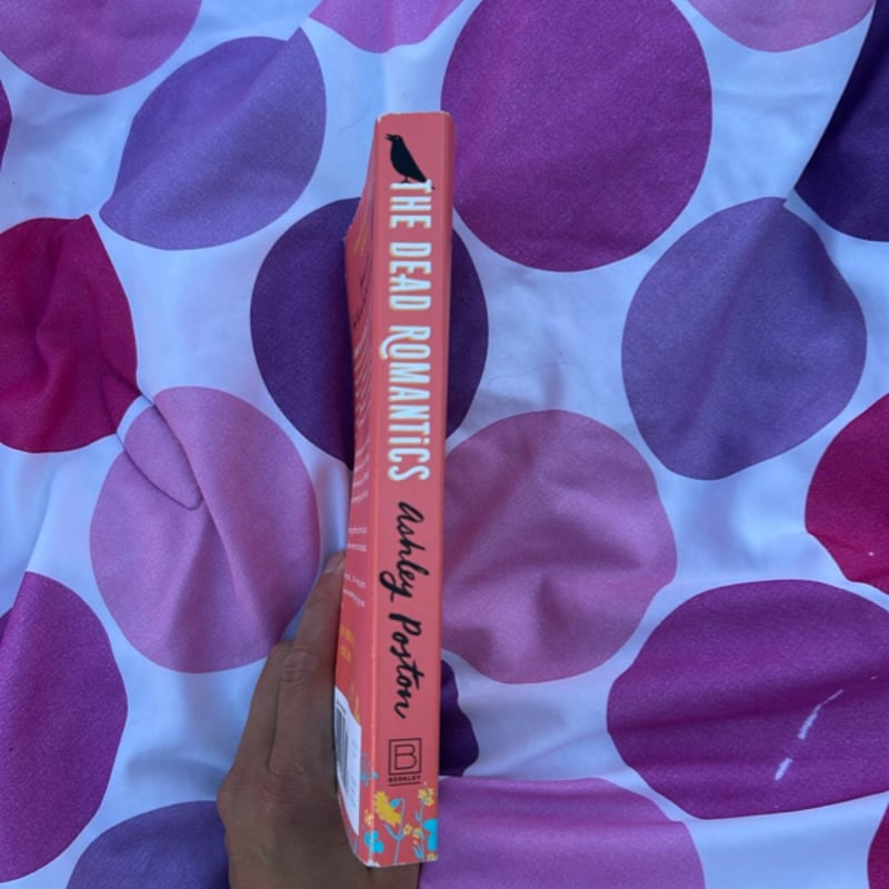 The Dead Romantics by Ashley Poston, Paperback | Pangobooks