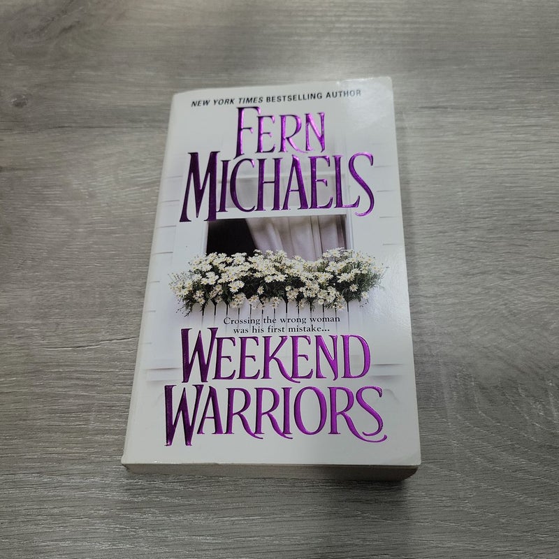 Weekend Warriors by Fern Michaels, Paperback | Pangobooks