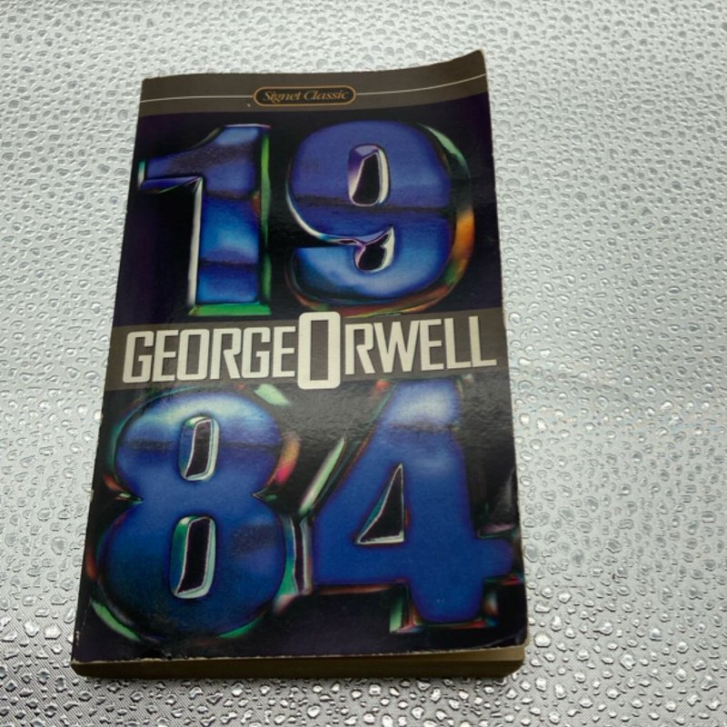 1984 by George Orwell, Paperback | Pangobooks