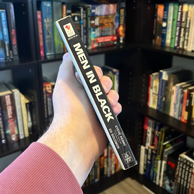 MIB: Men In Black by Steve Perry, Paperback | Pangobooks