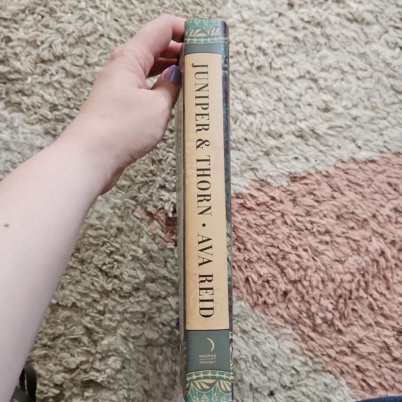Juniper and Thorn by Ava Reid, Hardcover | Pangobooks