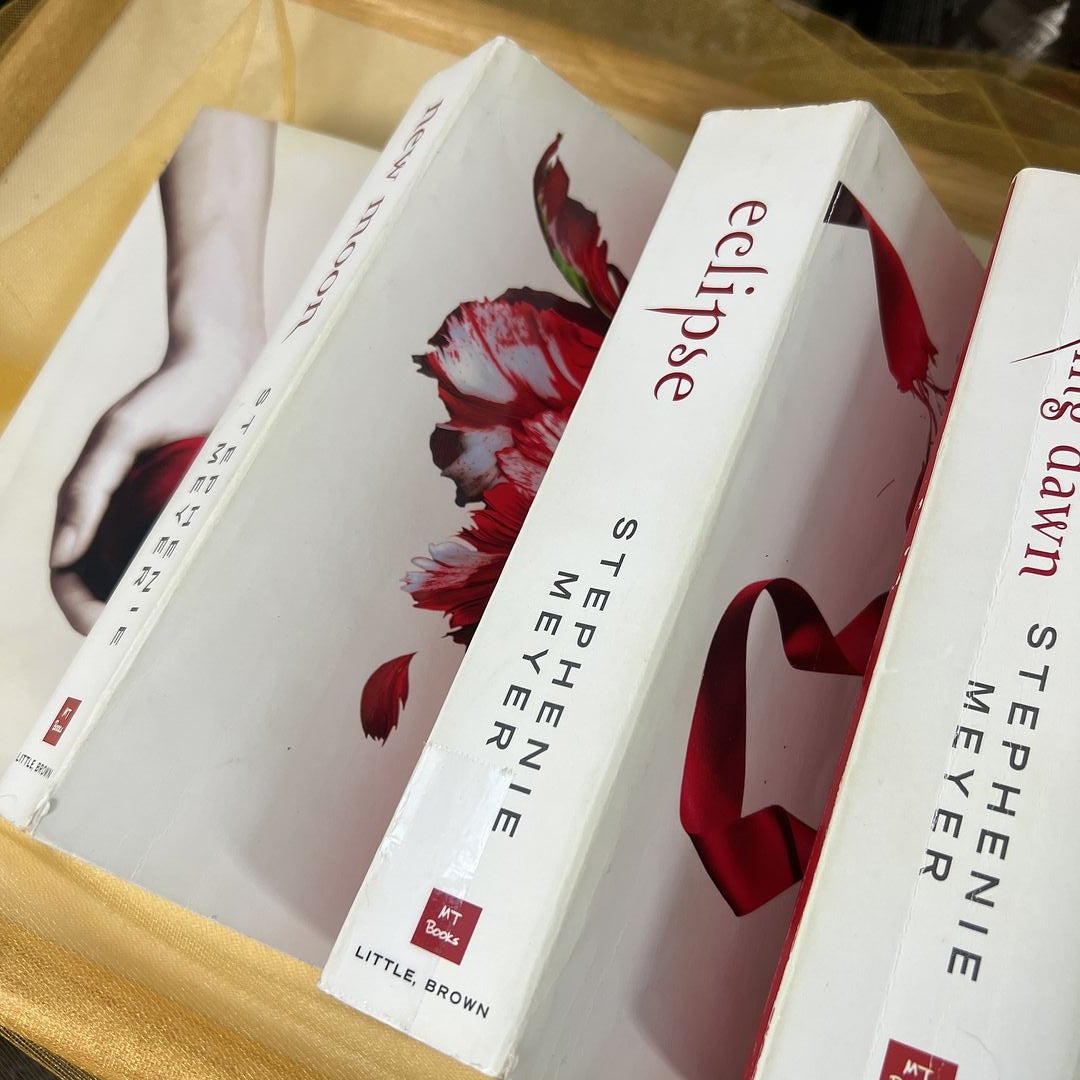 RARE FIVE BOOK Twilight White Collection by Stephanie Meyer, Paperback ...