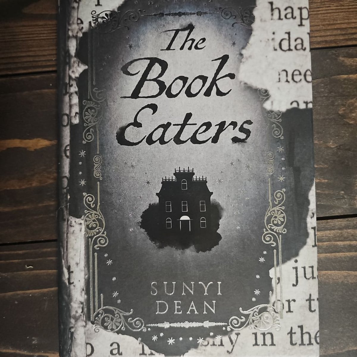 The Book Eaters by Sunyi Dean, Hardcover | Pangobooks