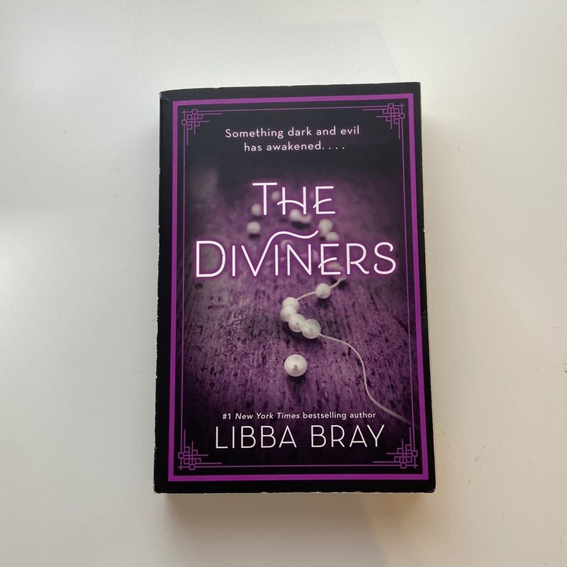 The Diviners by Libba Bray, Paperback | Pangobooks