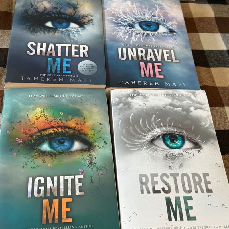 Shatter Me Series 4-Book Box Set by Tahereh Mafi, Paperback | Pangobooks