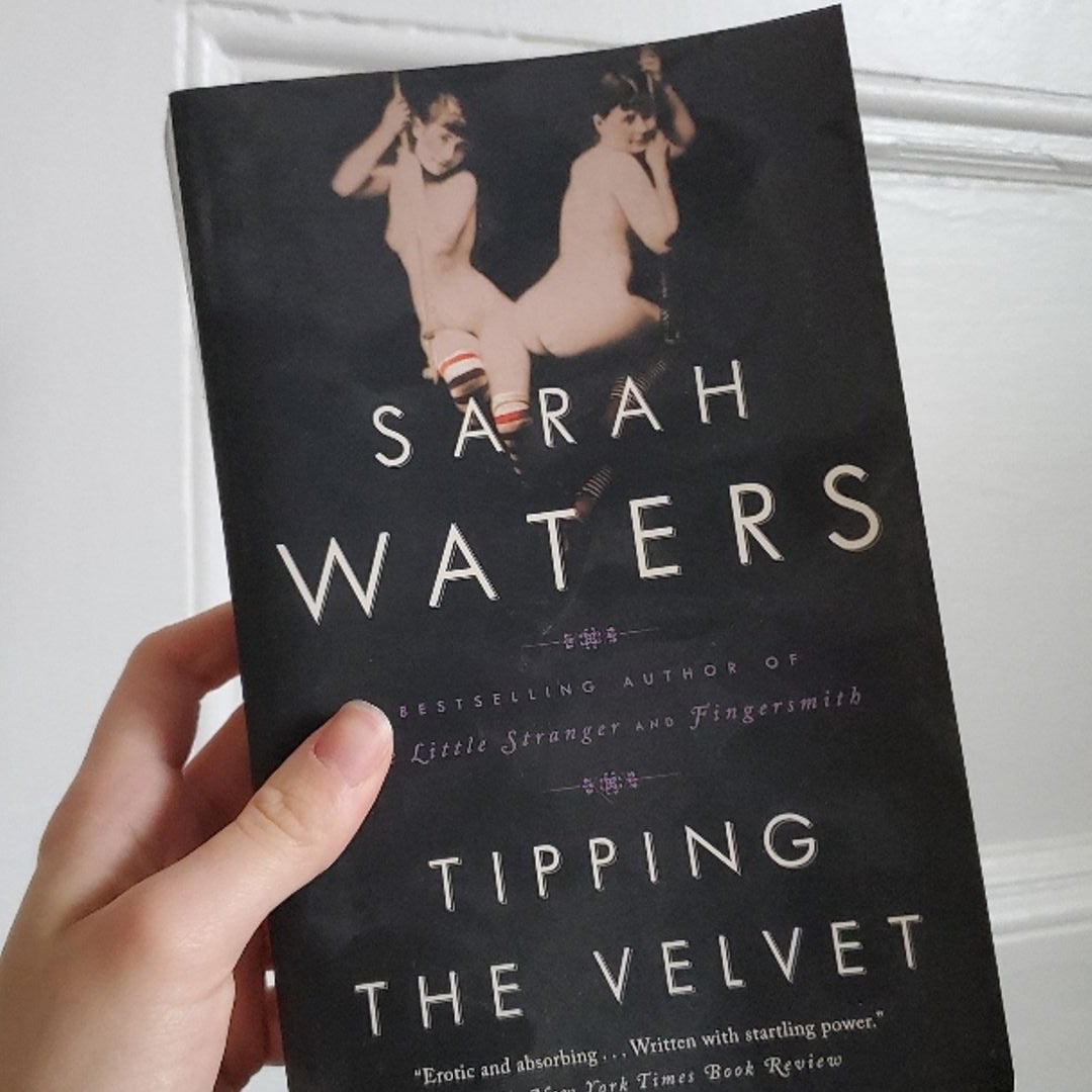 Tipping the Velvet by Sarah Waters, Paperback | Pangobooks