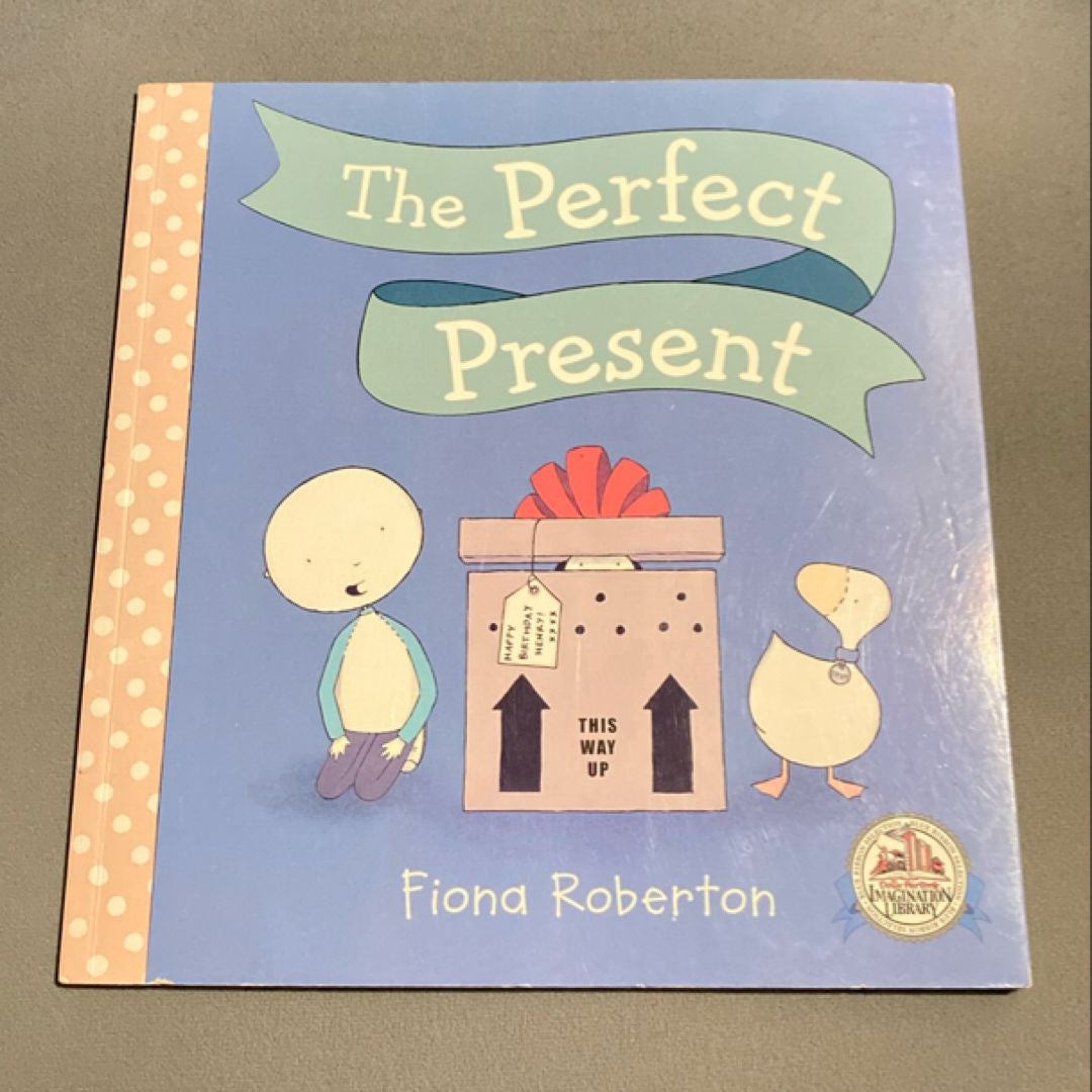 The Perfect Present by Fiona Robertson, Paperback | Pangobooks