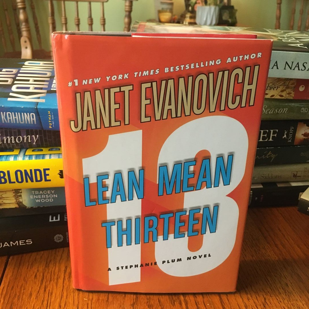 Lean Mean Thirteen by Janet Evanovich