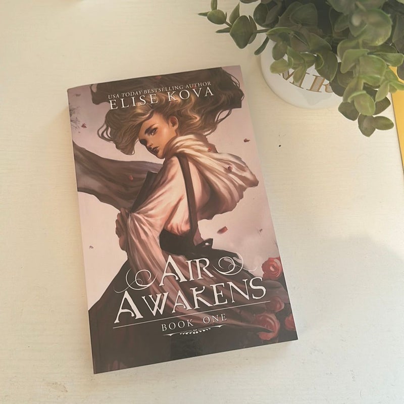 Air Awakens by Elise Kova, Paperback | Pangobooks