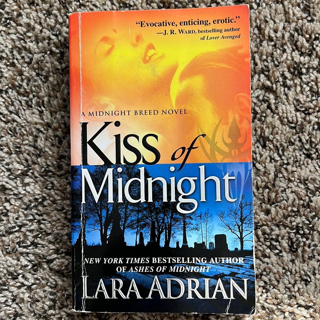 Kiss of Midnight by Lara Adrian