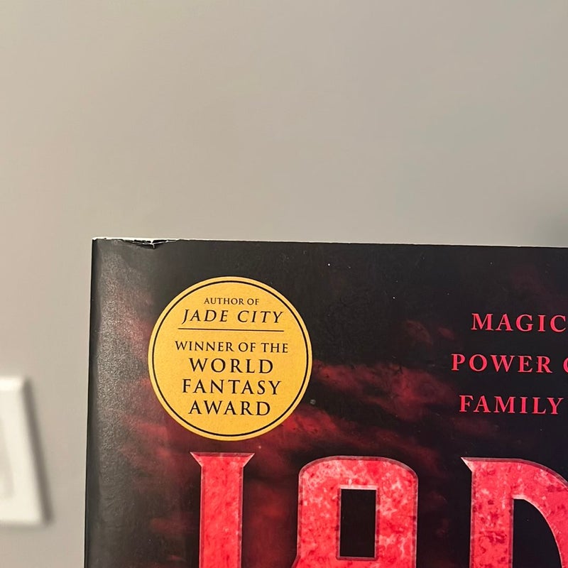 Jade War by Fonda Lee, Paperback | Pangobooks