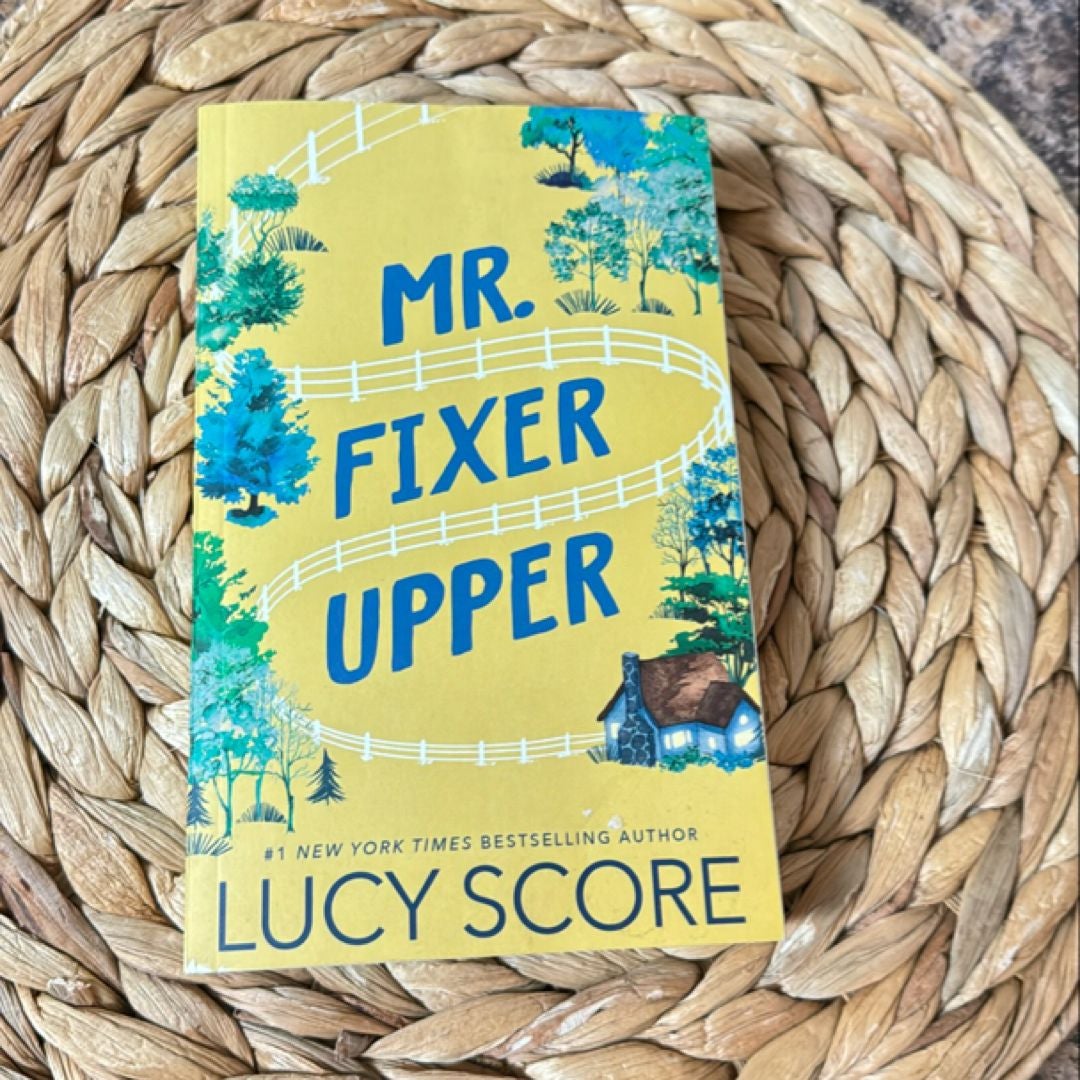 Mr. Fixer Upper by Lucy Score, Paperback | Pangobooks