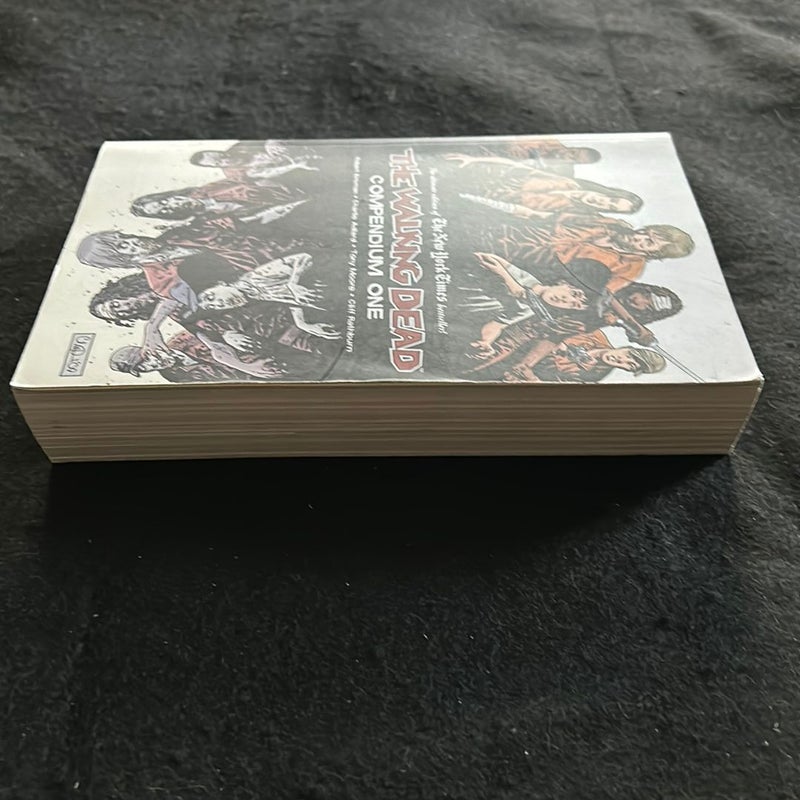 The Walking Dead Compendium by Robert Kirkman, Paperback | Pangobooks