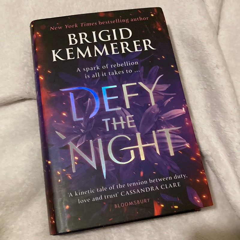 Defy the Night Fairyloot Edition by Brigid Kemmerer, Hardcover | Pangobooks