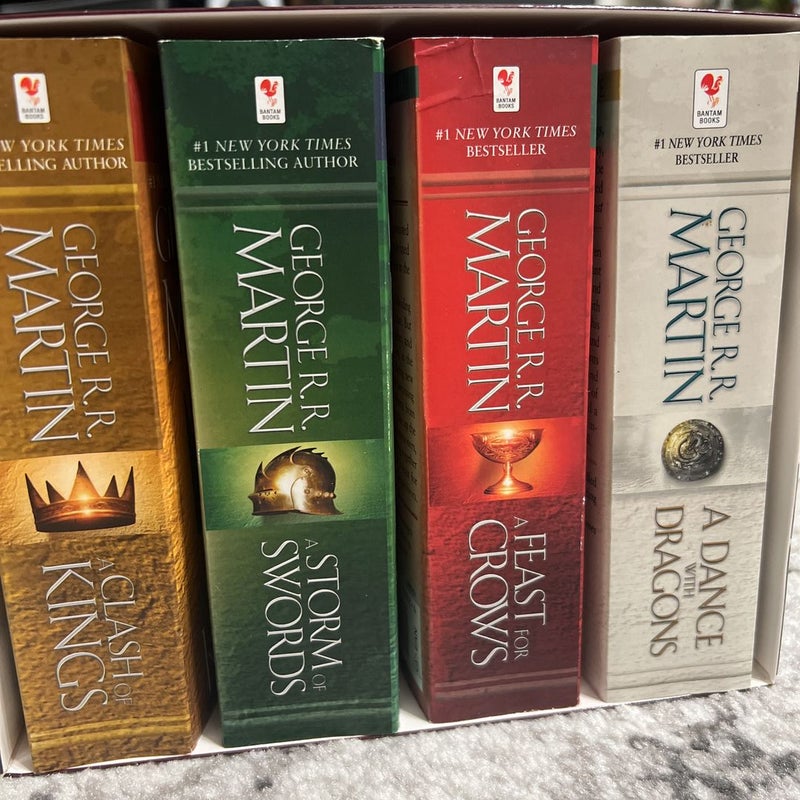 George R. R. Martin's a Game of Thrones 5-Book Boxed Set (Song of Ice ...