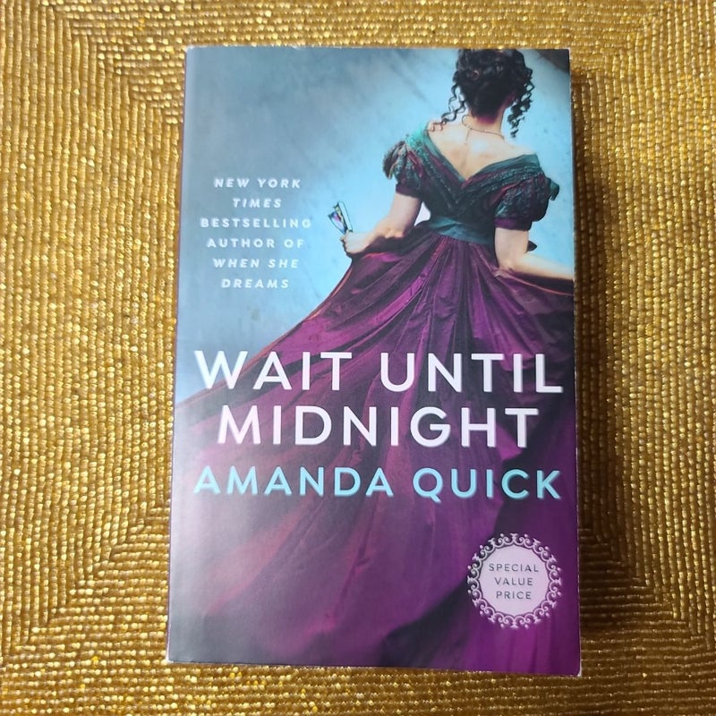 Wait Until Midnight by Amanda Quick, Paperback | Pangobooks