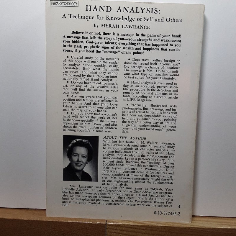 Hand Analysis by M. Lawrence, Paperback | Pangobooks