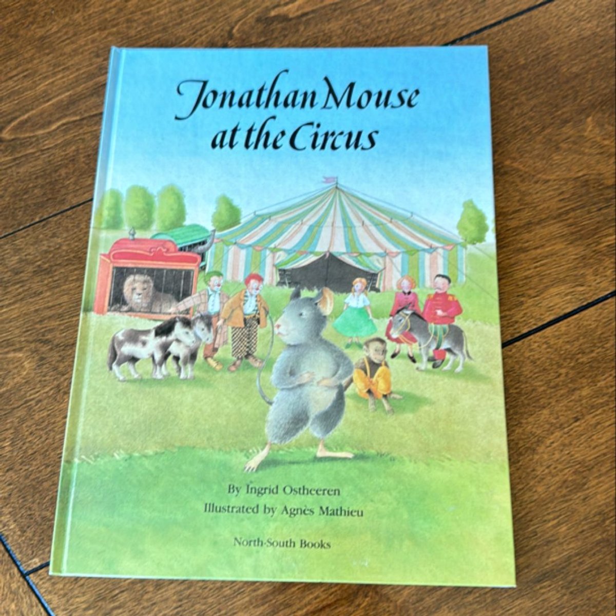 Jonathan Mouse at the Circus by Ingrid Ostheeren