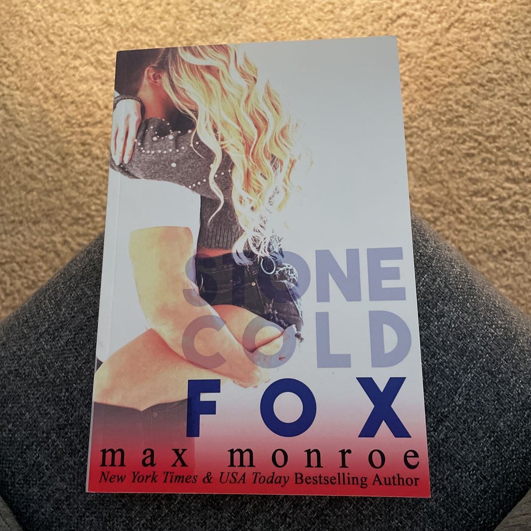 Fox by Max Monroe, Paperback | Pangobooks