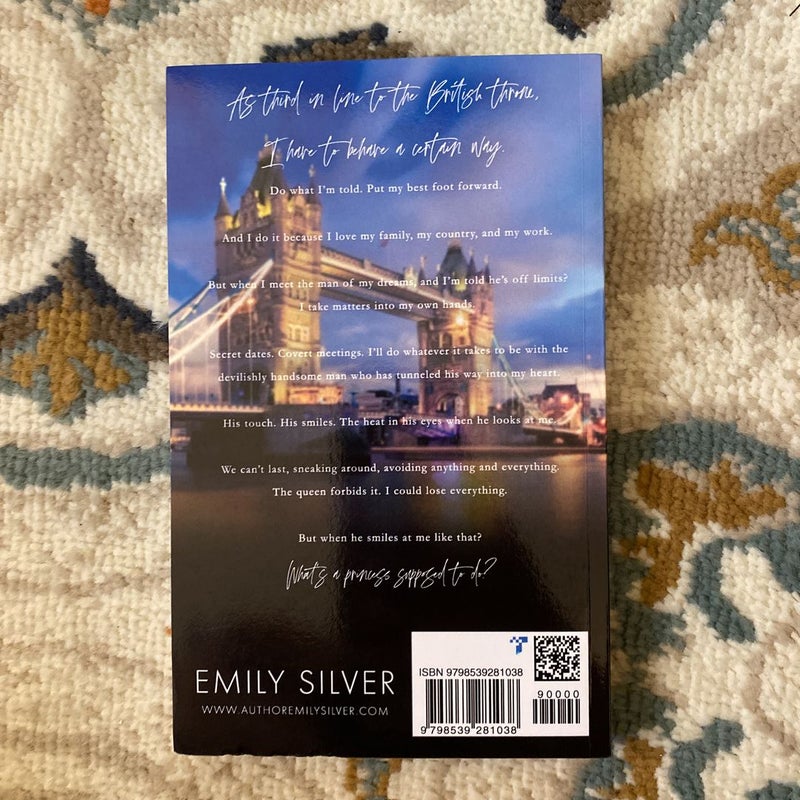 Royal Relations - signed by author by Emily Silver, Paperback | Pangobooks