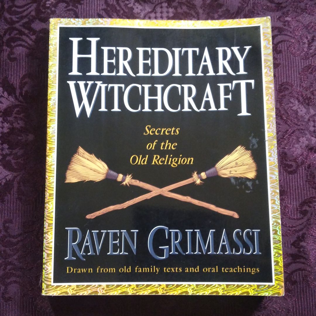 Hereditary Witchcraft by Raven Grimassi, Paperback | Pangobooks