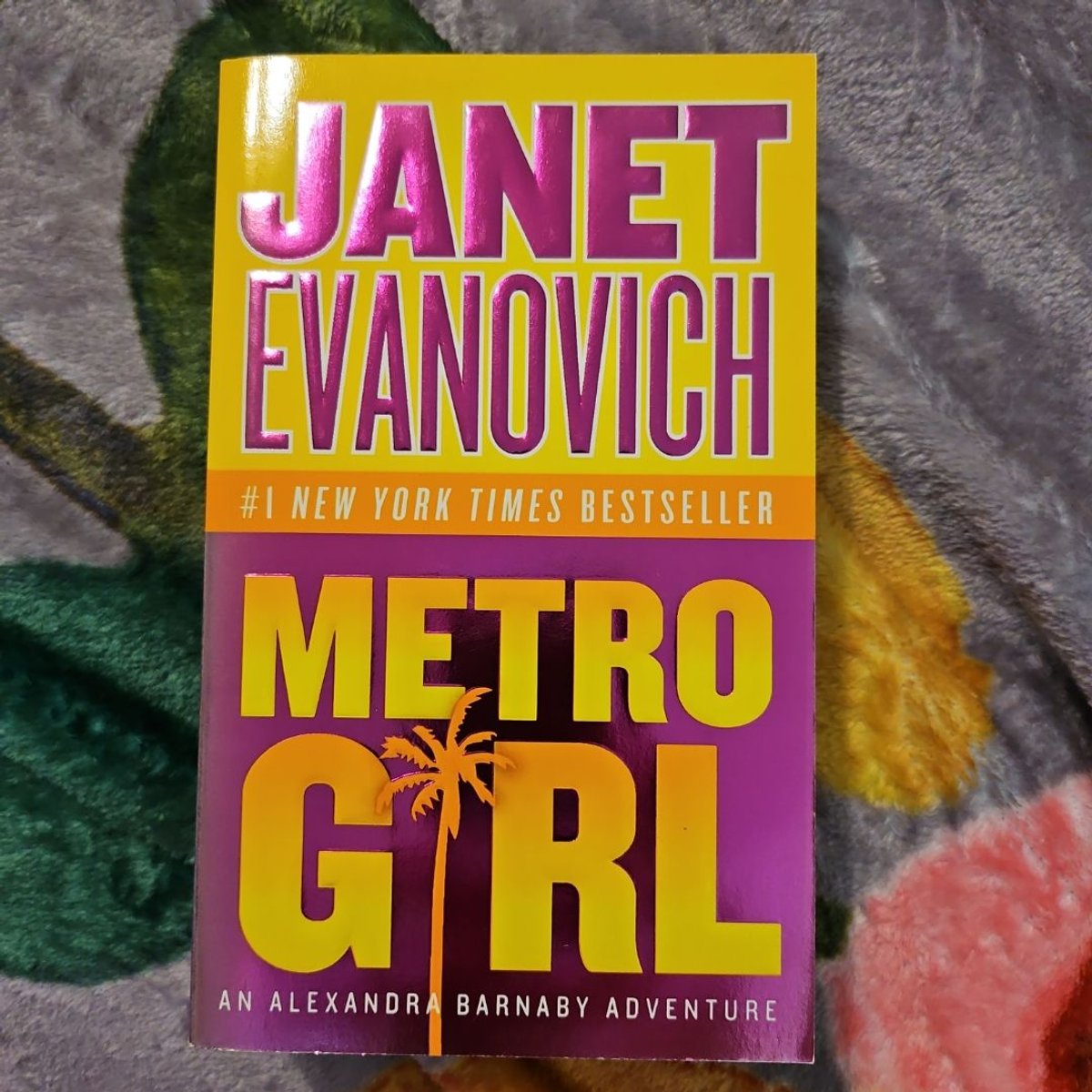 Metro Girl by Janet Evanovich