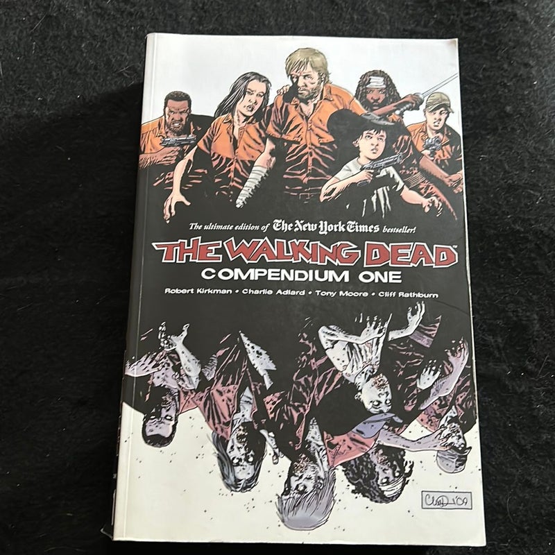 The Walking Dead Compendium by Robert Kirkman, Paperback | Pangobooks