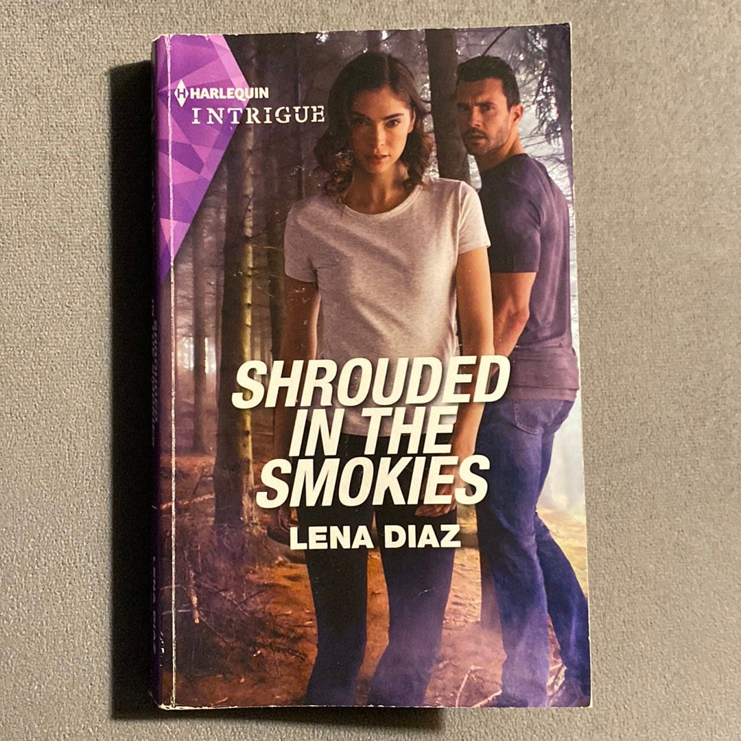 Shrouded in the Smokies by Lena Diaz, Paperback | Pangobooks