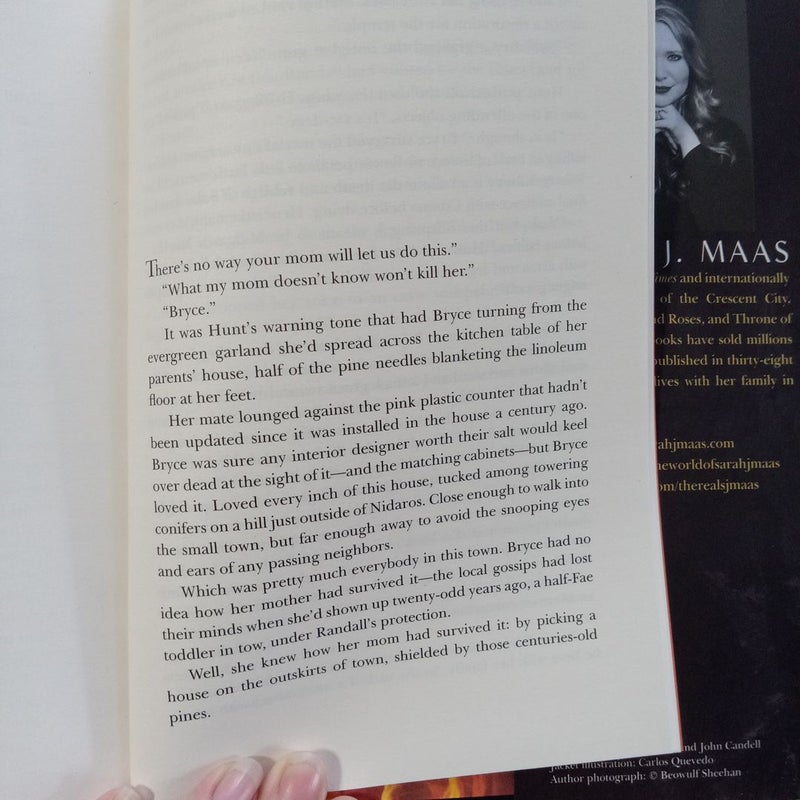 House of flame and shadow by Sarah j maas, Hardcover | Pangobooks