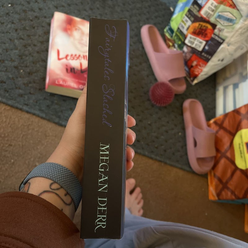 Fairytales Slashed by Megan Derr, Paperback | Pangobooks