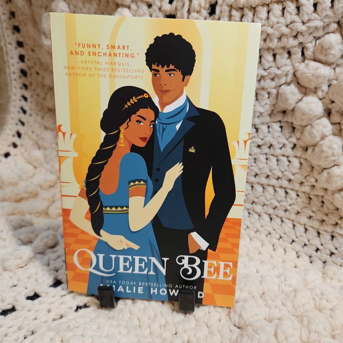 Queen Bee by Amalie Howard, Paperback | Pangobooks