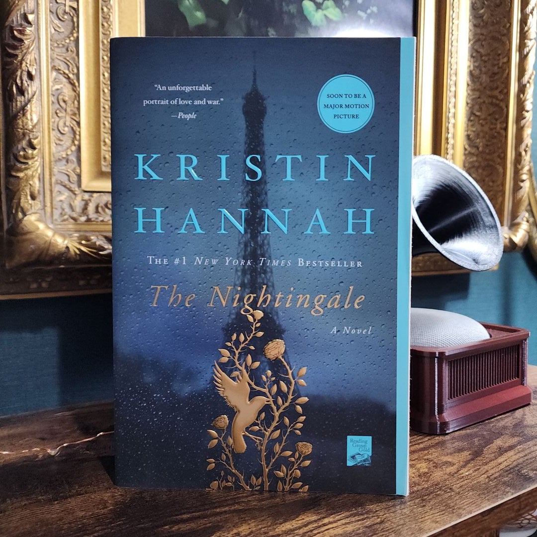 The Nightingale by Kristin Hannah, Paperback | Pangobooks