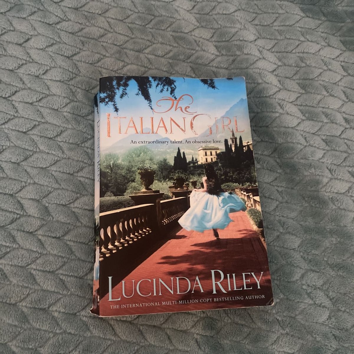 The Italian Girl by Lucinda Riley, Paperback | Pangobooks