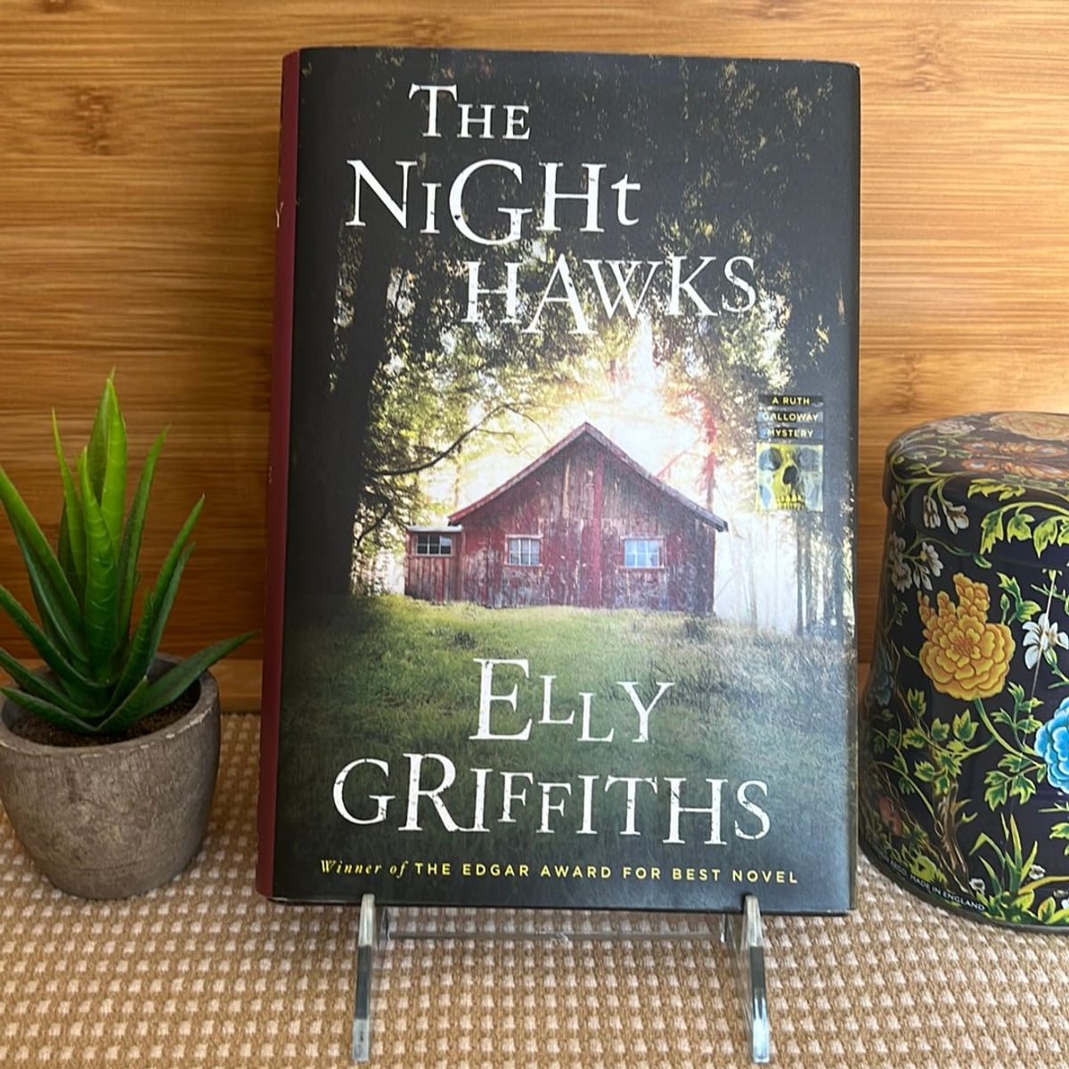 The Night Hawk by Elly Griffiths, Hardcover | Pangobooks