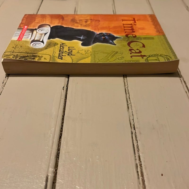 Time Cat by Lloyd Alexander, Paperback | Pangobooks