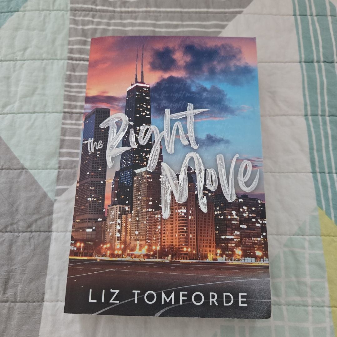 The Right Move by Liz Tomforde, Paperback | Pangobooks