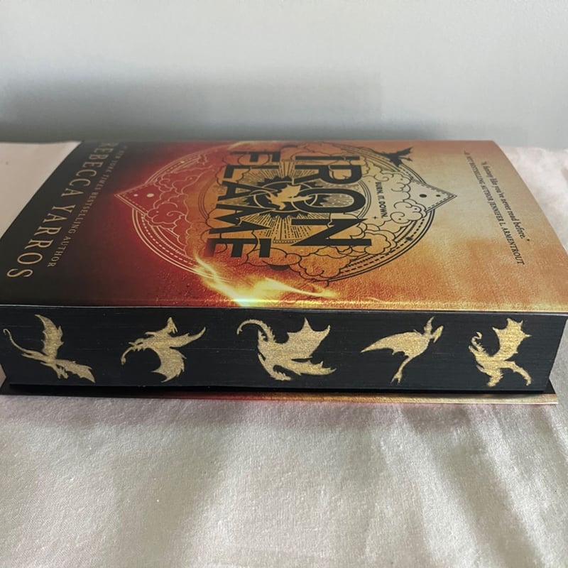 Iron Flame First Print Run by Rebecca Yarros , Hardcover | Pangobooks
