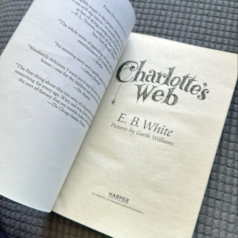 Charlotte's Web by E. B. White, Paperback | Pangobooks